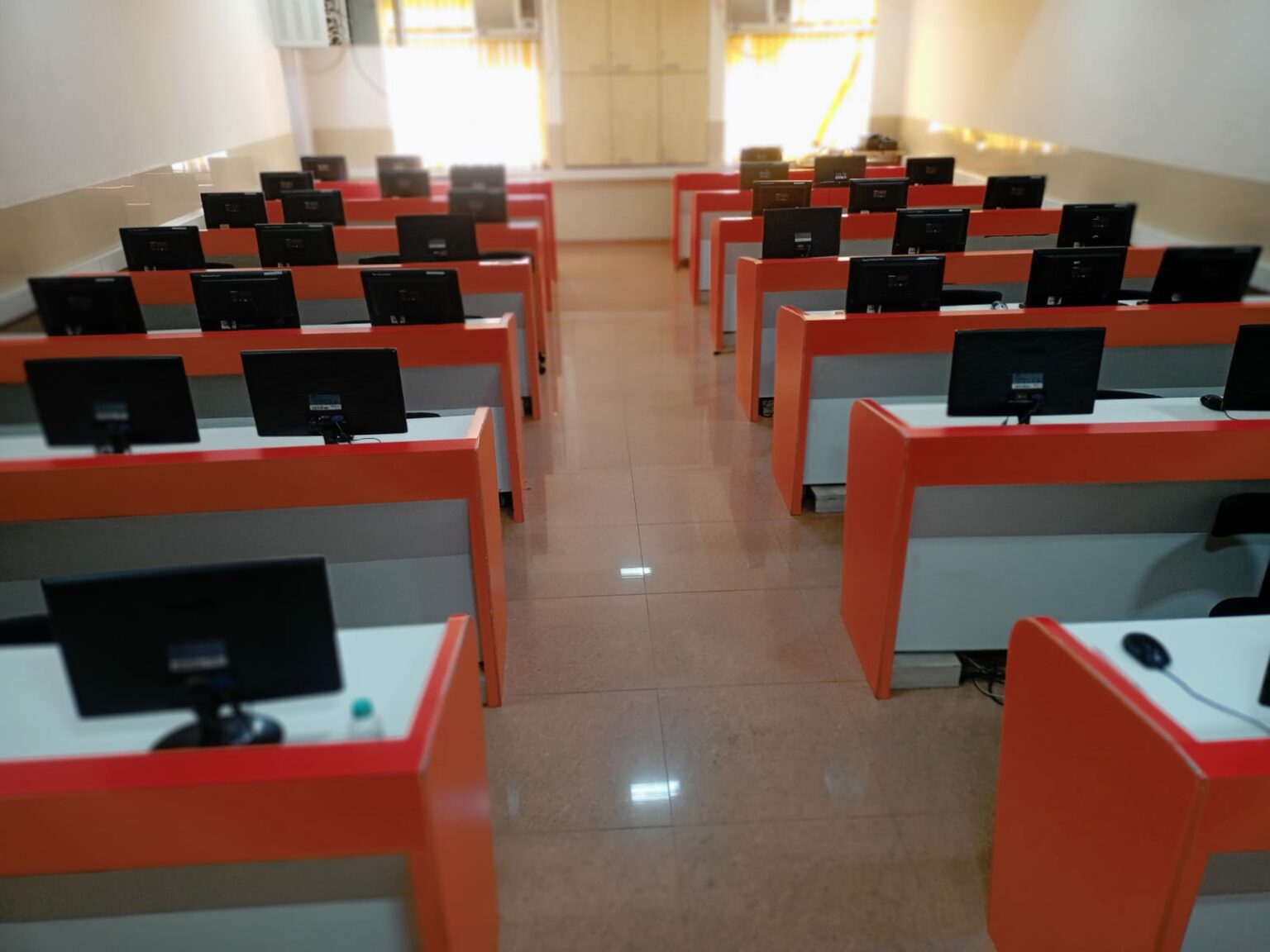 Computer Lab – Thakur College
